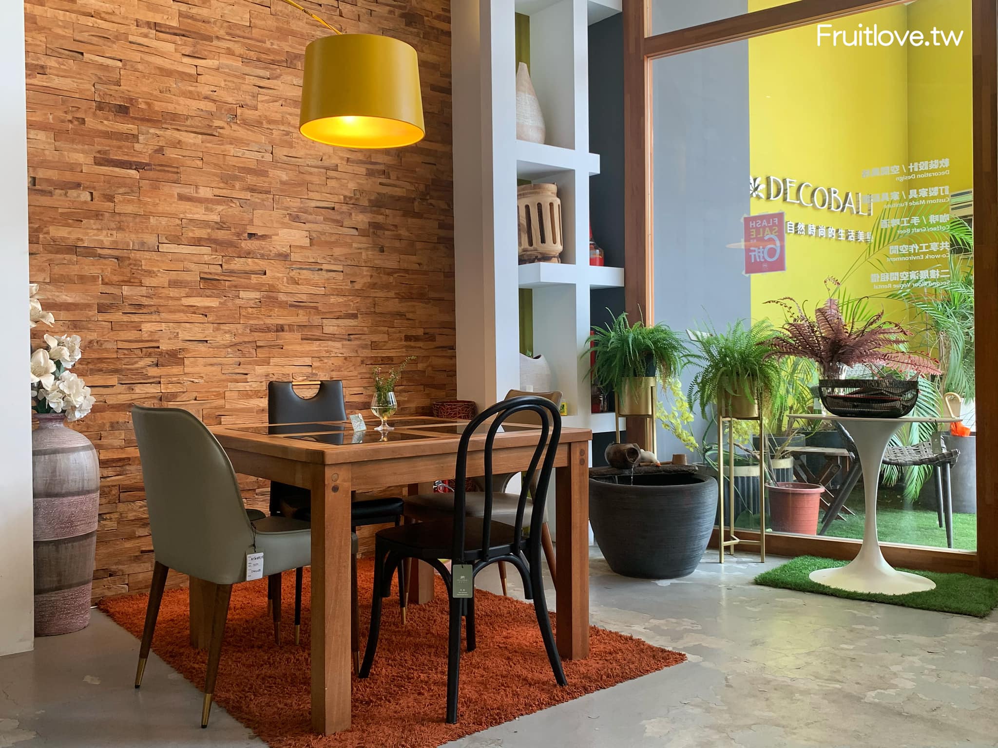 Rhino Cafe 犀牛咖啡-台中咖啡〉與室內設計結合的特色咖啡廳，內用消費不限時-台中南區美食/ 寵物友善咖啡廳 @果果愛Fruitlove