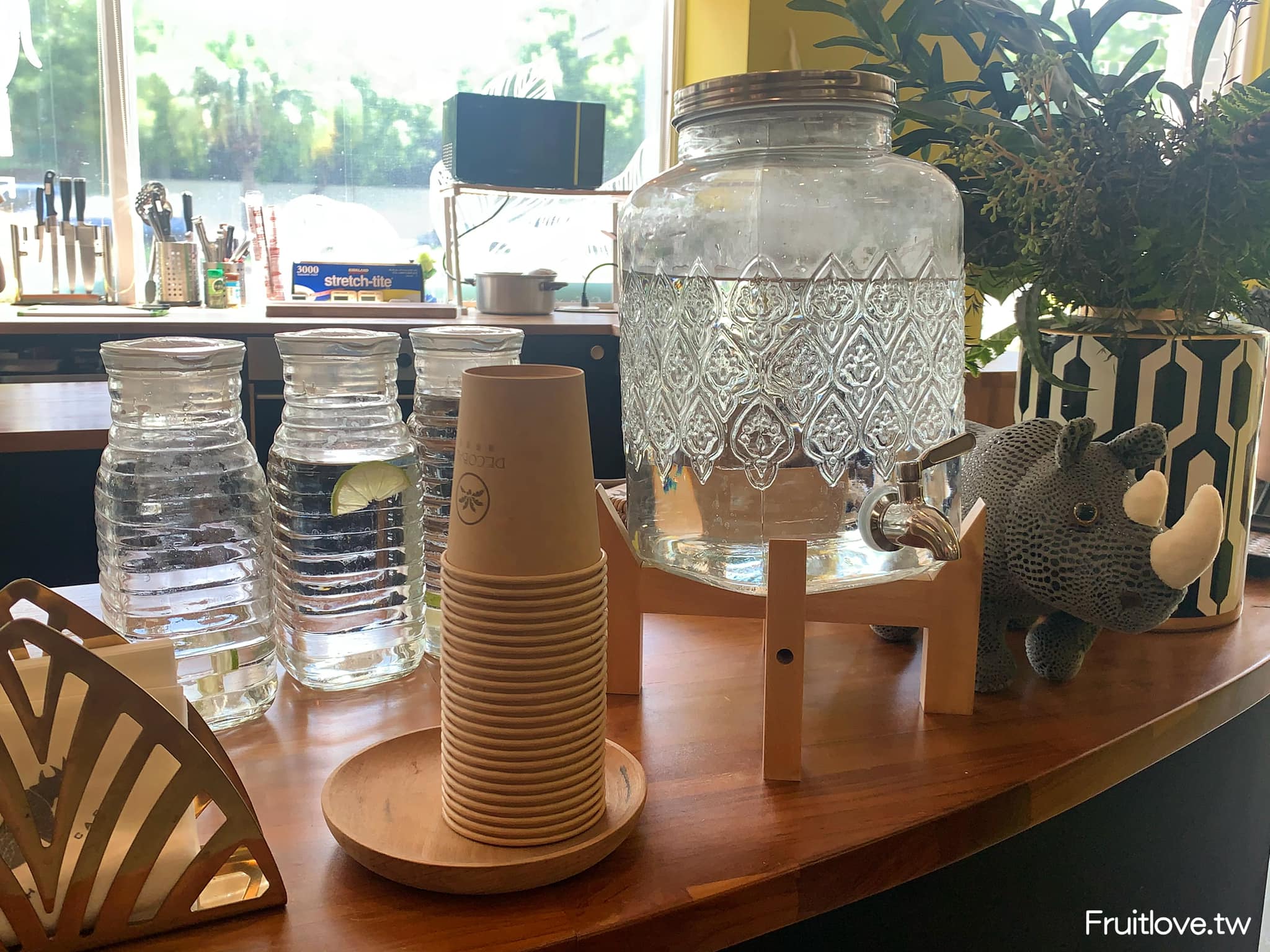 Rhino Cafe 犀牛咖啡-台中咖啡〉與室內設計結合的特色咖啡廳，內用消費不限時-台中南區美食/ 寵物友善咖啡廳 @果果愛Fruitlove